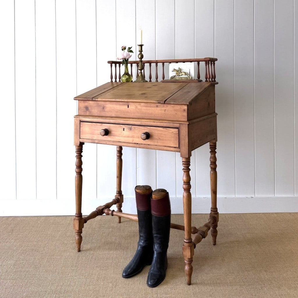 Antique English Georgian Pine Clerk's Desk c1880 – The Parsons Nose ...