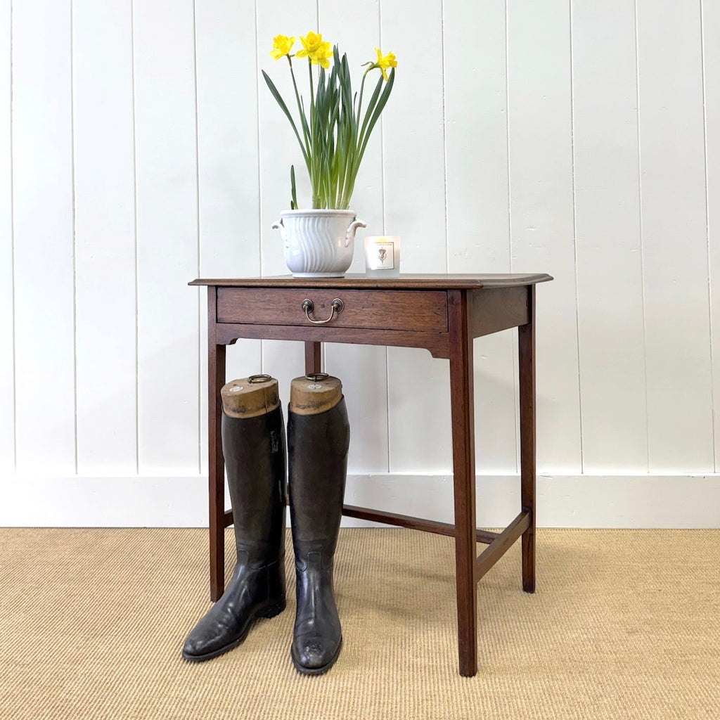 A Very Good 18th Century Georgian Mahogany Side Table or Nightstand ...